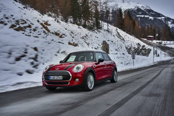 La gama MINI, ahora con cambio automático de doble embrague