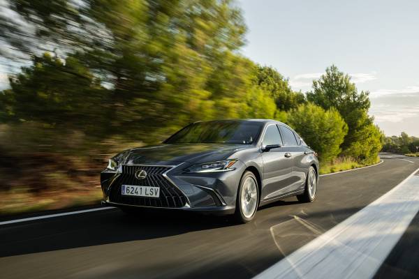 Prueba del nuevo Lexus ES: cómo va, opinión y precios