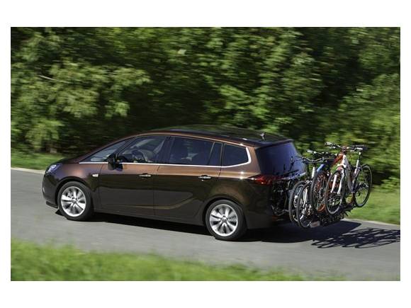 Opel FlexFix o cómo transportar bicis de forma cómoda, rápida y segura.